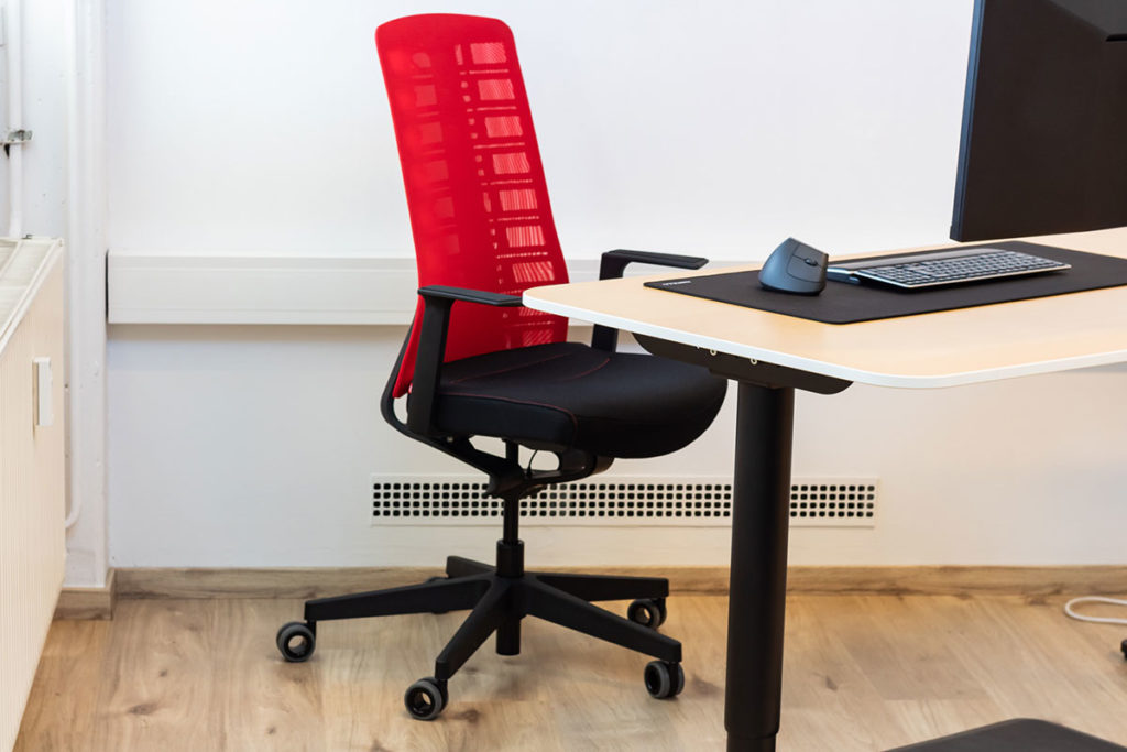 Interstuhl Pure Active Test: So schneidet der Bürostuhl ab!